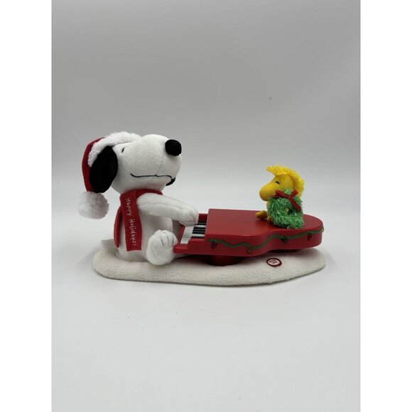 Holiday | Hallmark Snoopy Playing Piano Woodstock Light Sound Animated ...